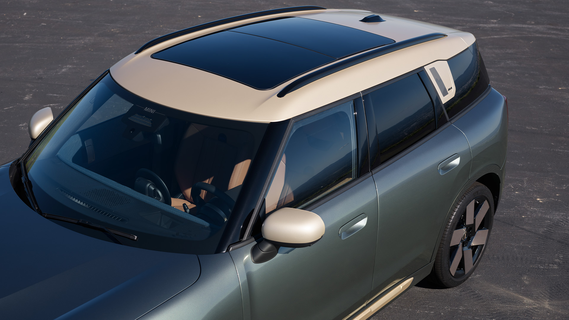 THE NEW ALL-ELECTRIC MINI COUNTRYMAN.｜MINI Japan