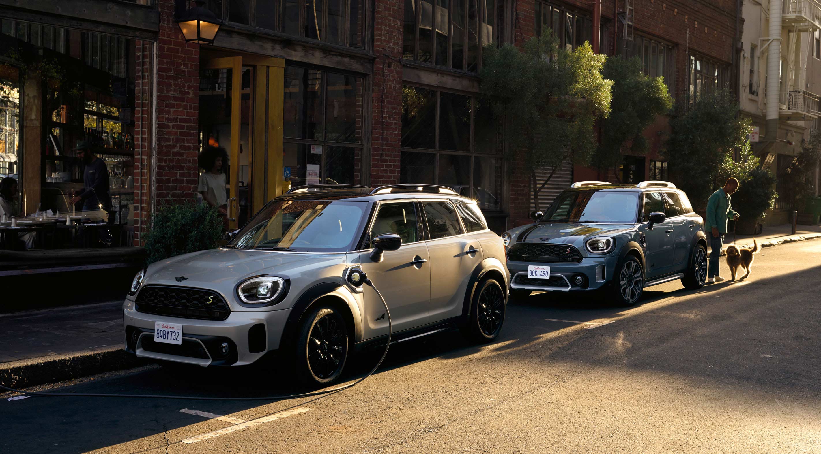MINI CHARGING - MINI CROSSOVER PHEV │ MINI Japan