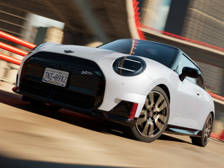 JCWモデルの試乗もしくは見積の依頼でプレゼントが当たる。｜MINI Japan
